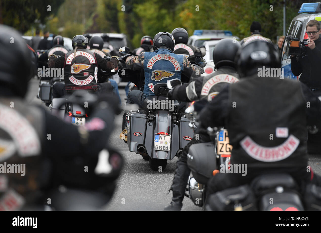 Giessen, Germany. 12th Oct, 2016. Hells Angels and members of ...