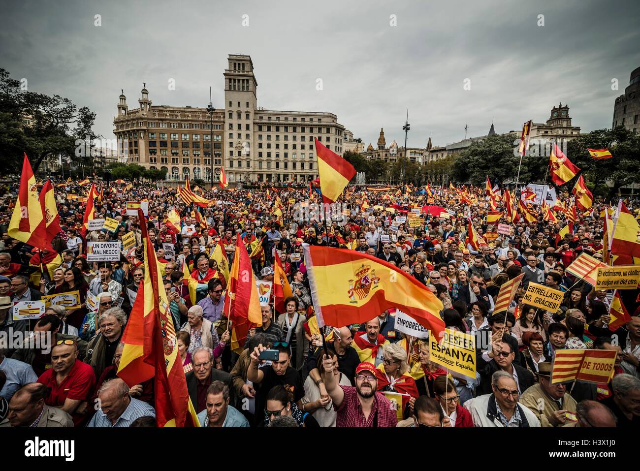 Anti columbus day protest hi-res stock photography and images - Alamy