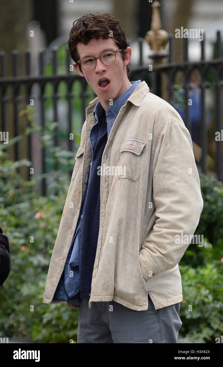 New York, NY, USA. 12th Oct, 2016. Callum Turner on location for THE ...