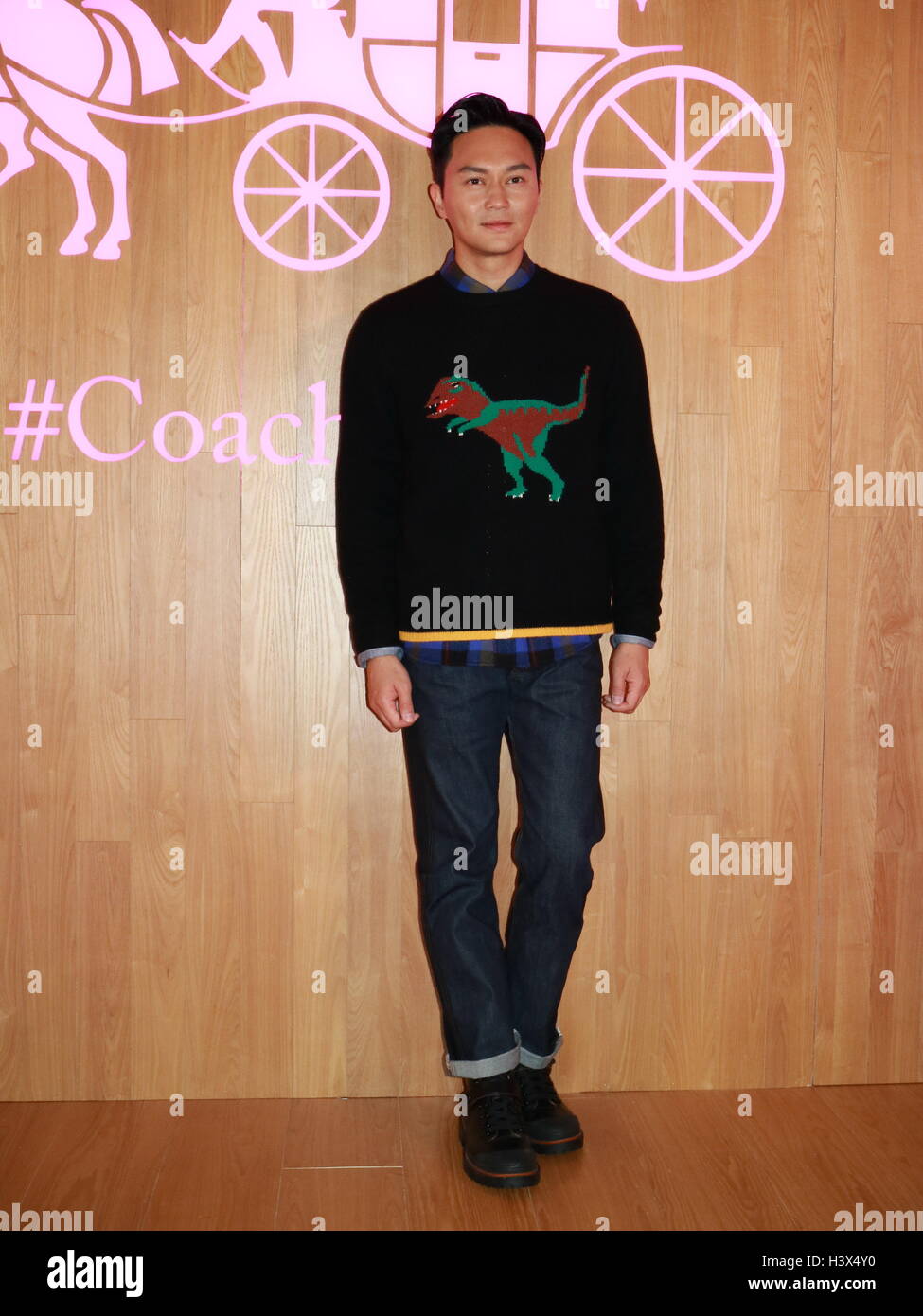 Hongkong, China. 12th Oct, 2016. Sammi Cheng and Julian Cheung attend ...