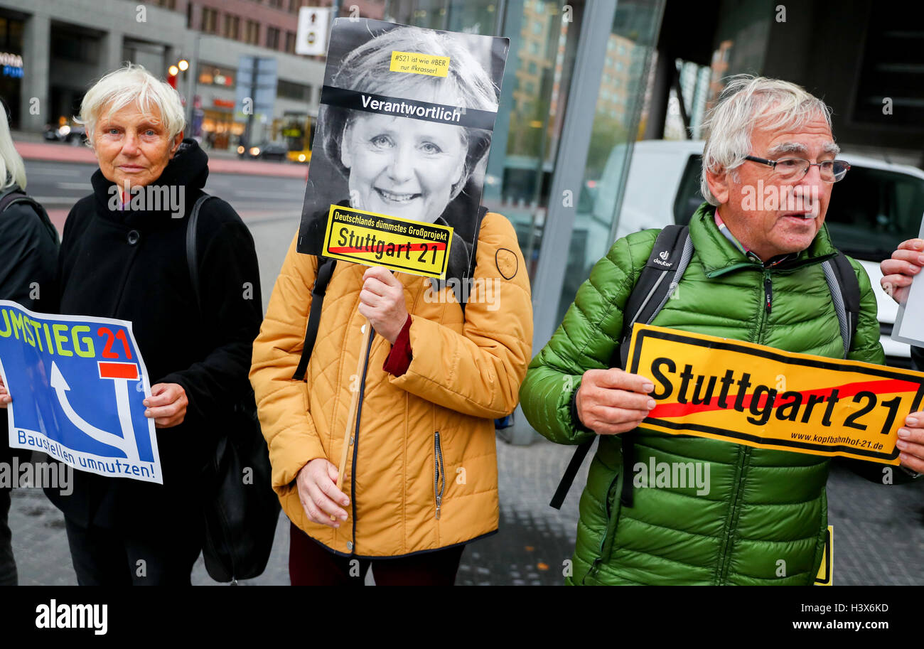 Stuttgart 21 protest hi-res stock photography and images - Alamy