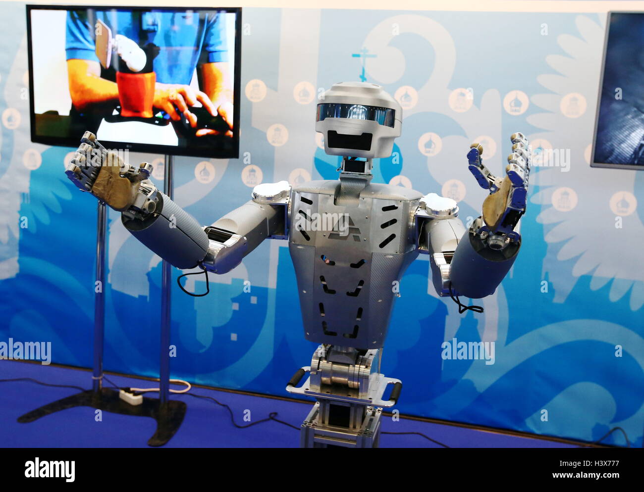 Moscow, Russia. 13th Oct, 2016. A Russian humanoid robot named FEDOR ...