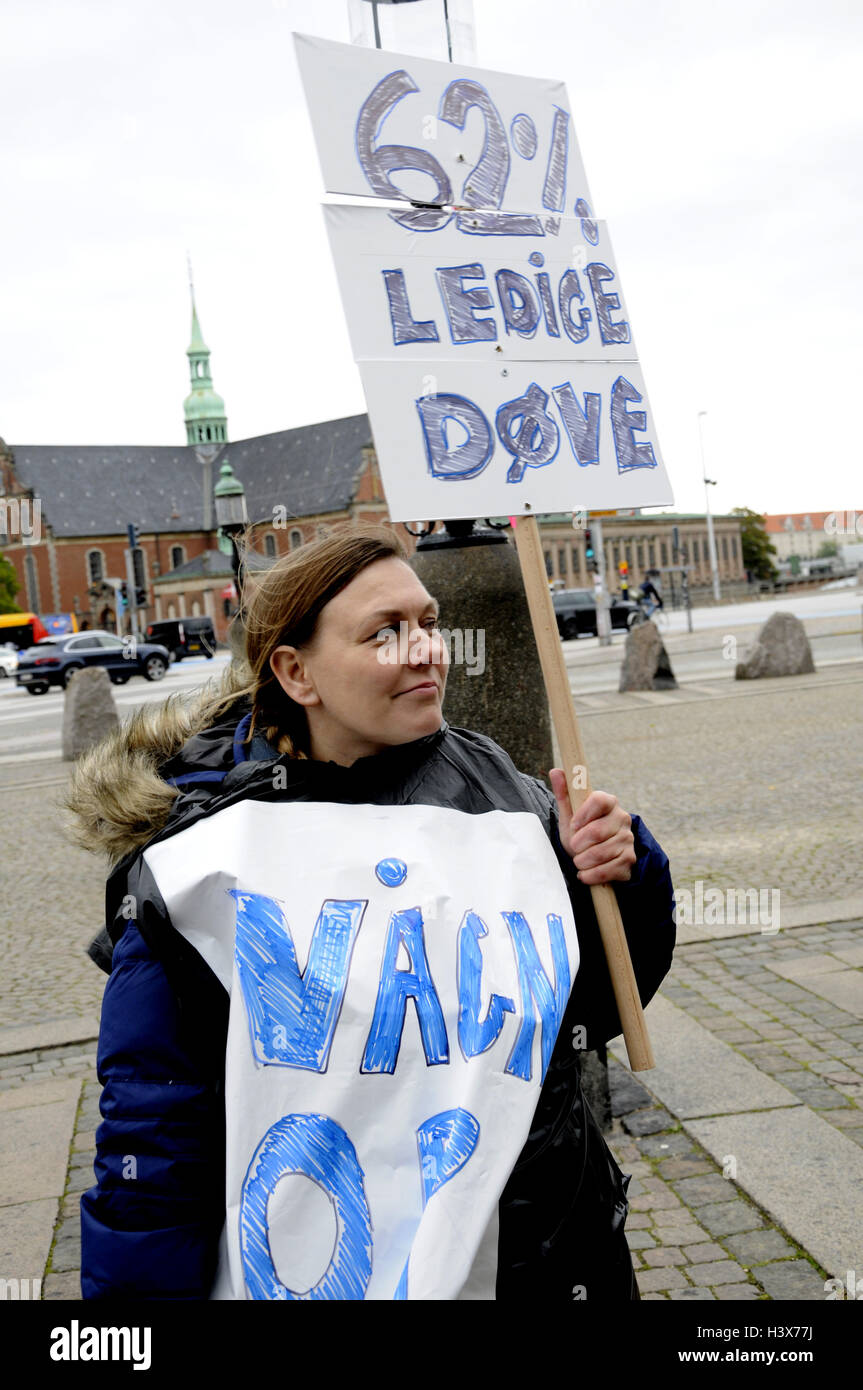Copenhagen, Denmark. 13th Oct, 2016. Deaf community in Copenhagen stage ...