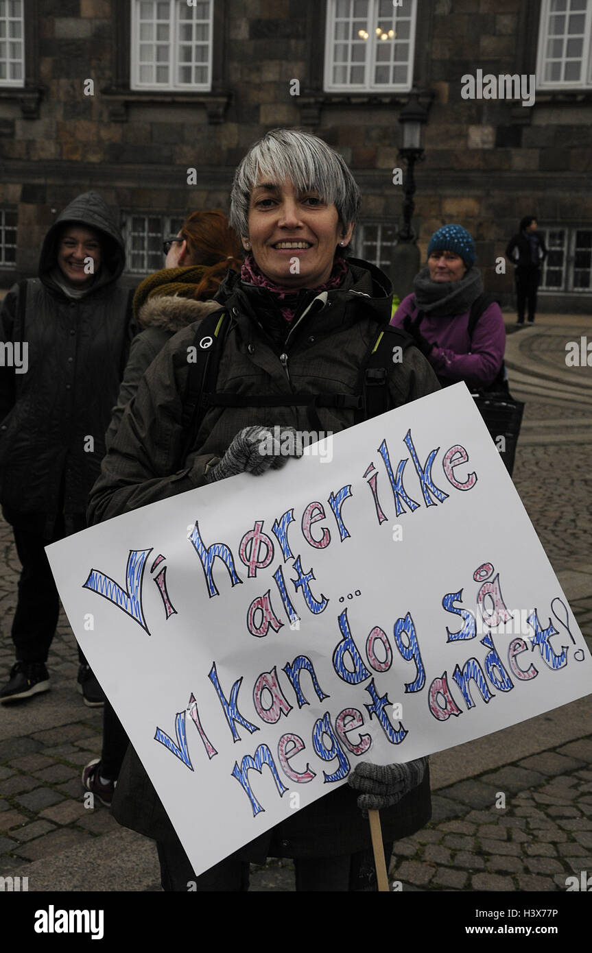 Copenhagen, Denmark. 13th Oct, 2016. Deaf community in Copenhagen stage ...