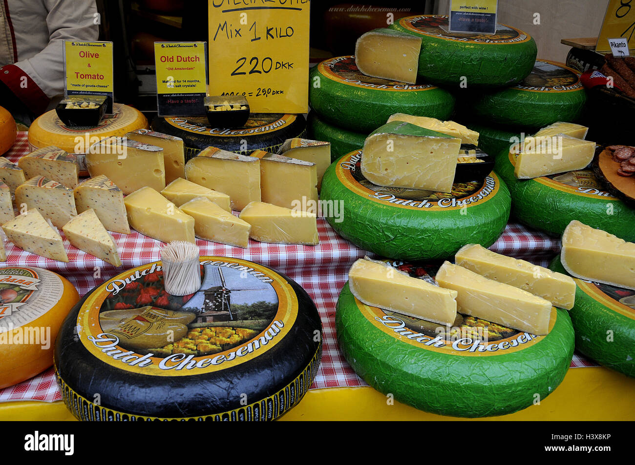 Dutch cheeseman hi-res stock photography and images - Alamy