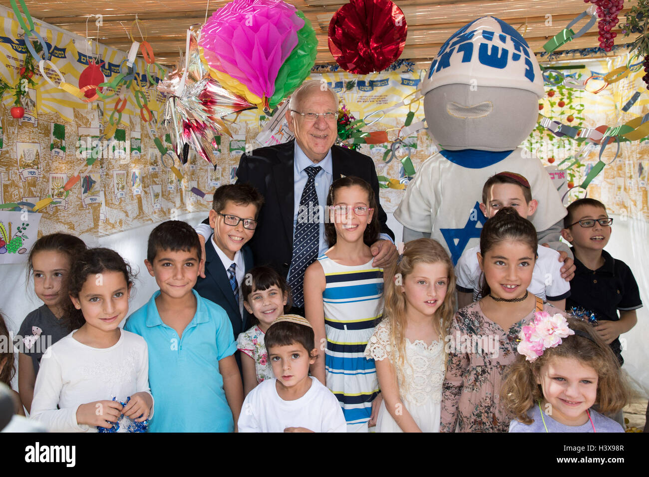 Sukkot booth hi-res stock photography and images - Alamy