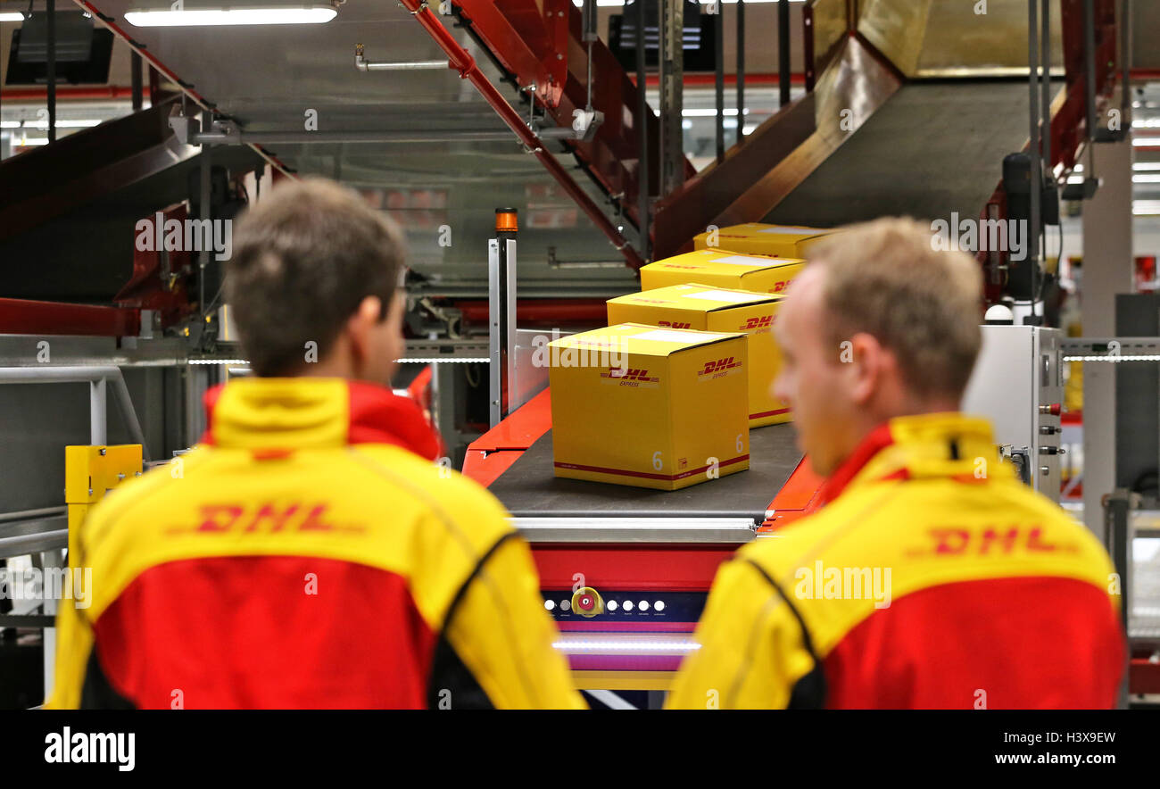 Dhl employees hi-res stock photography and images - Alamy