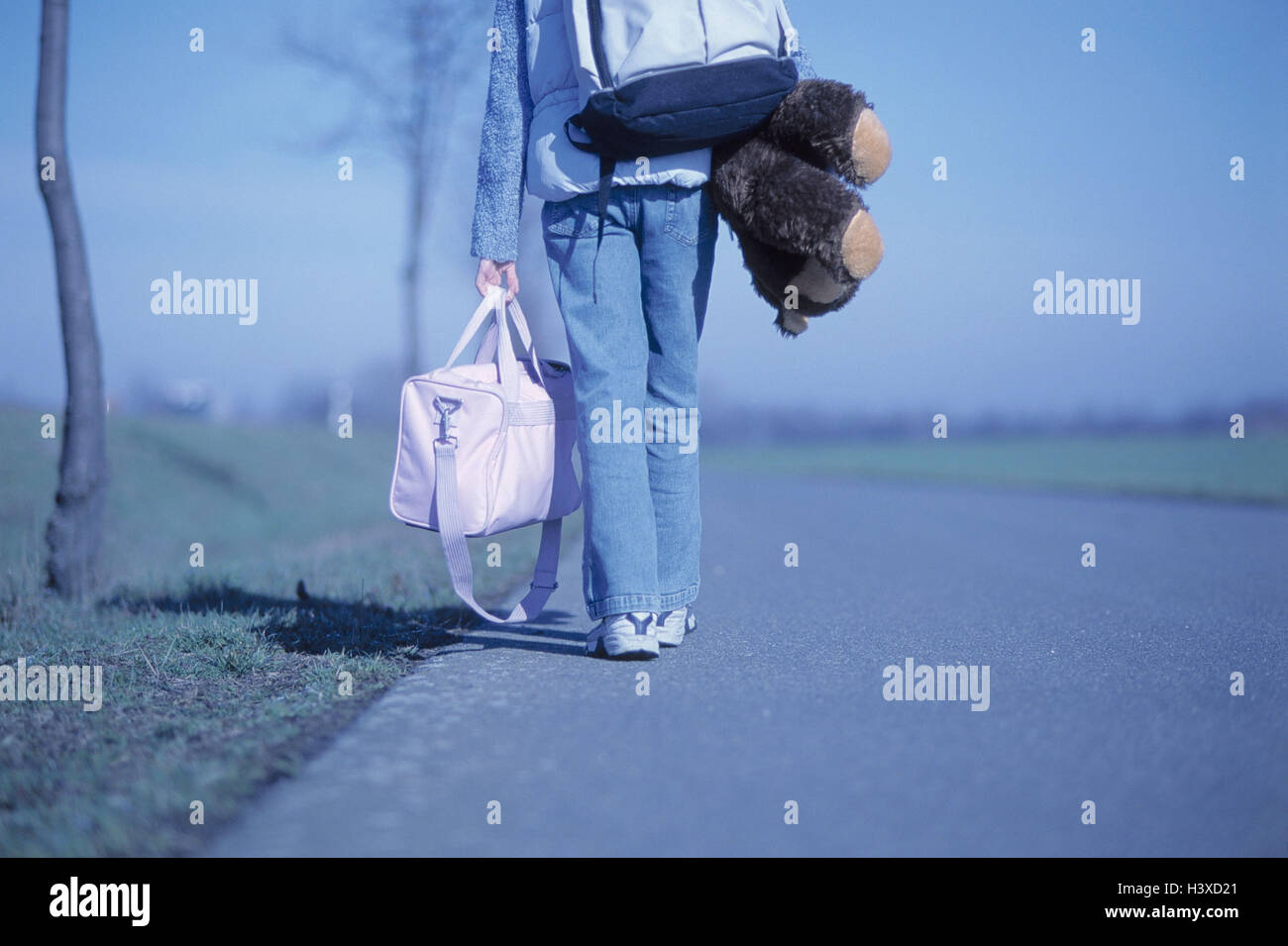 Roadside, girl, teddy bear, travel pouch, go, back view, detail, dusk ...