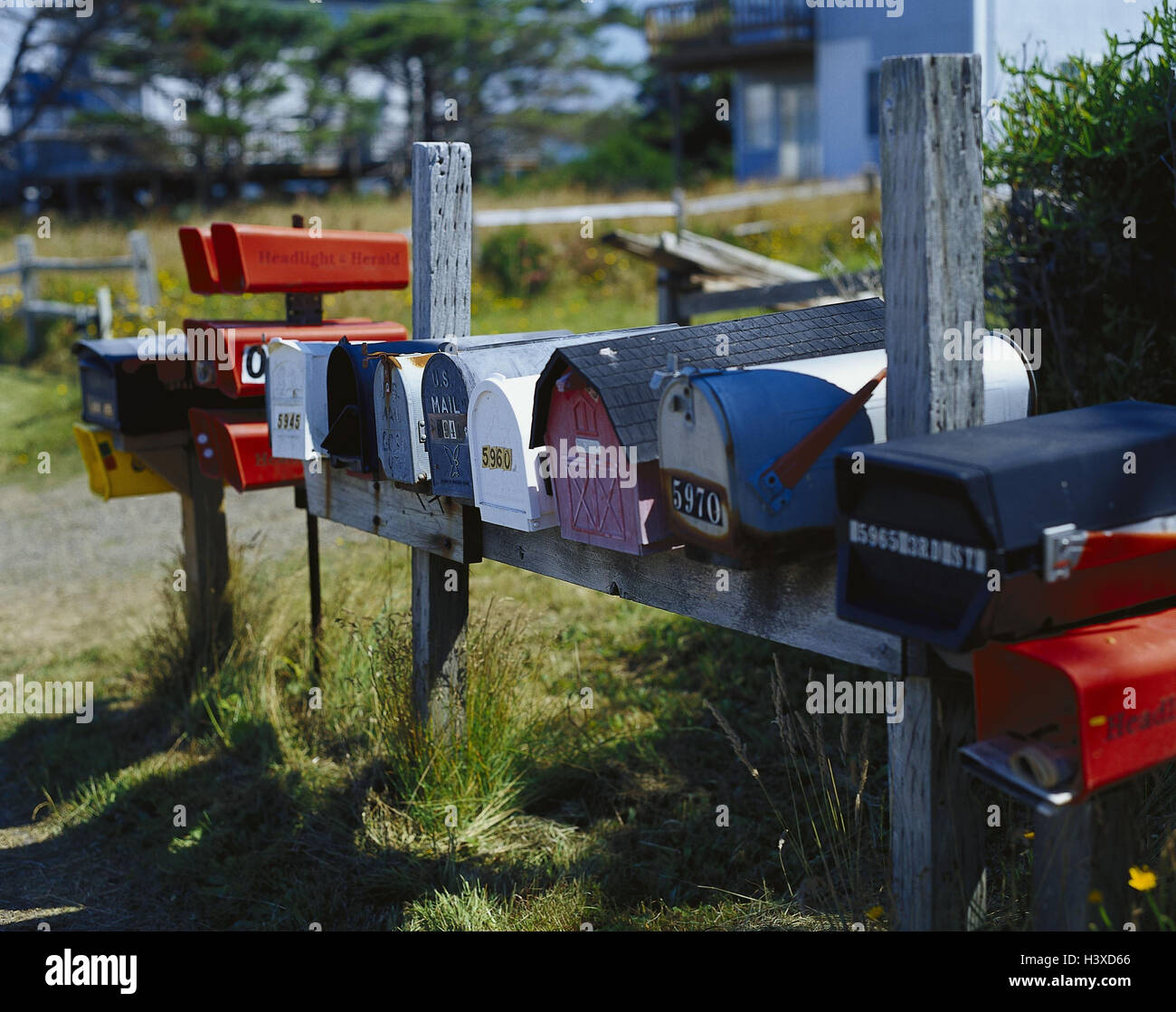 Roadside mailbox hi-res stock photography and images - Alamy