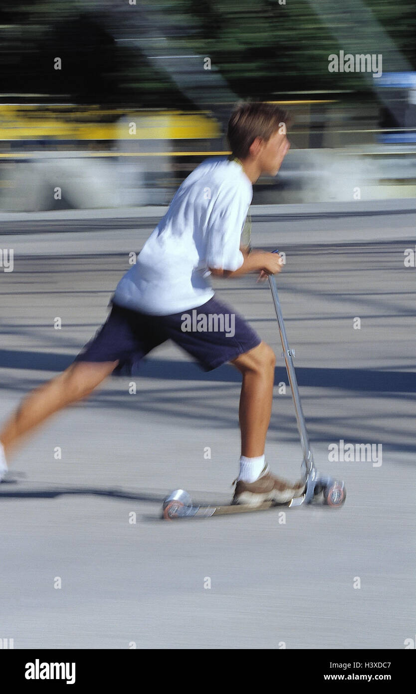 K2 kickboard hi-res stock photography and images - Alamy