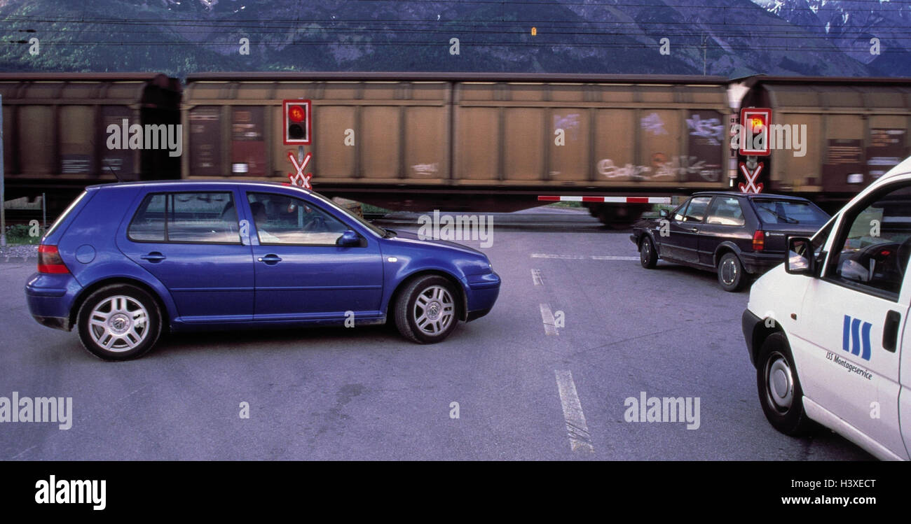 Railroad gates hi-res stock photography and images - Alamy