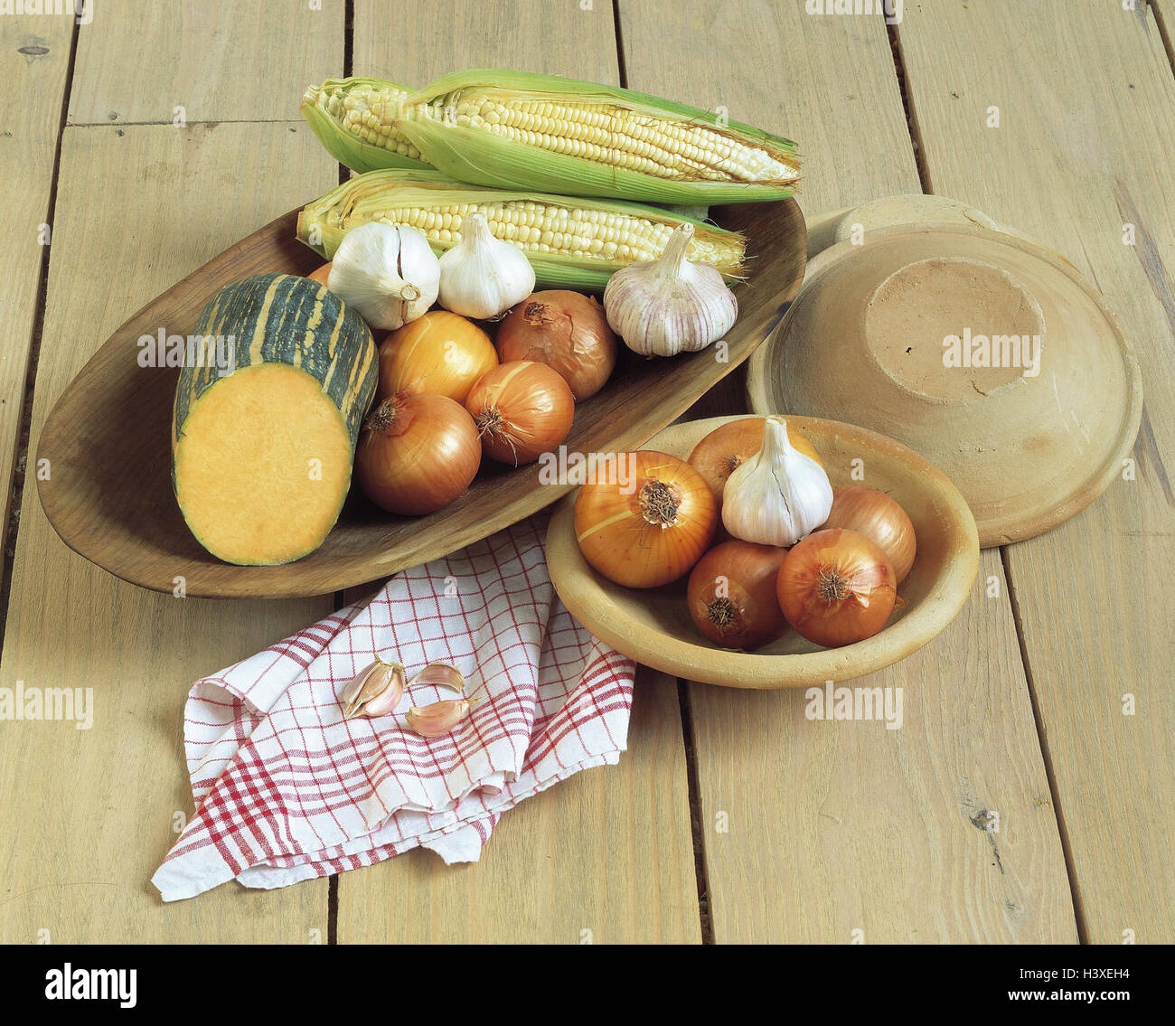 wooden peels, vegetable sorts, differently, Still life, peels, bowls ...