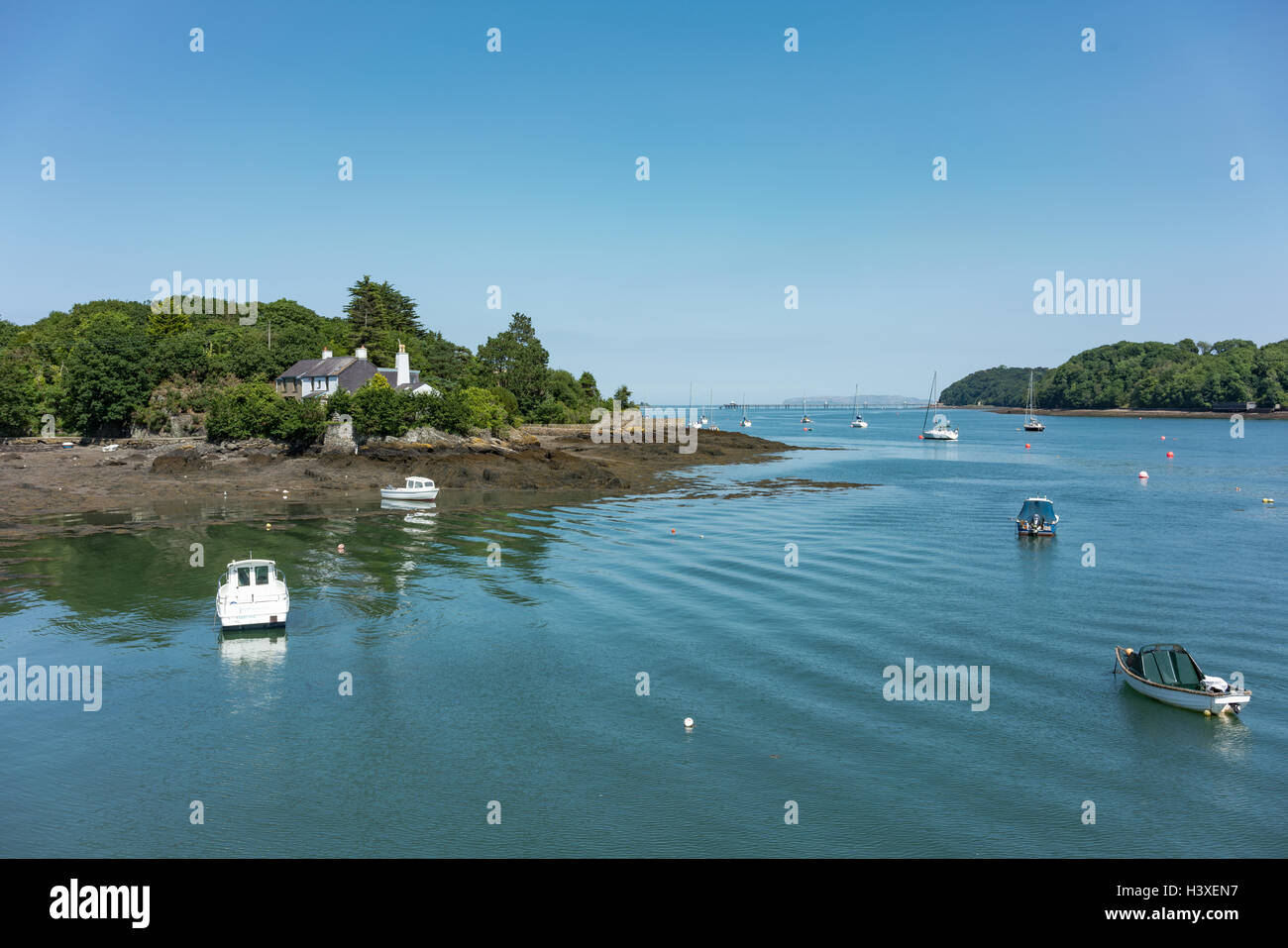 View menai strait hi-res stock photography and images - Alamy