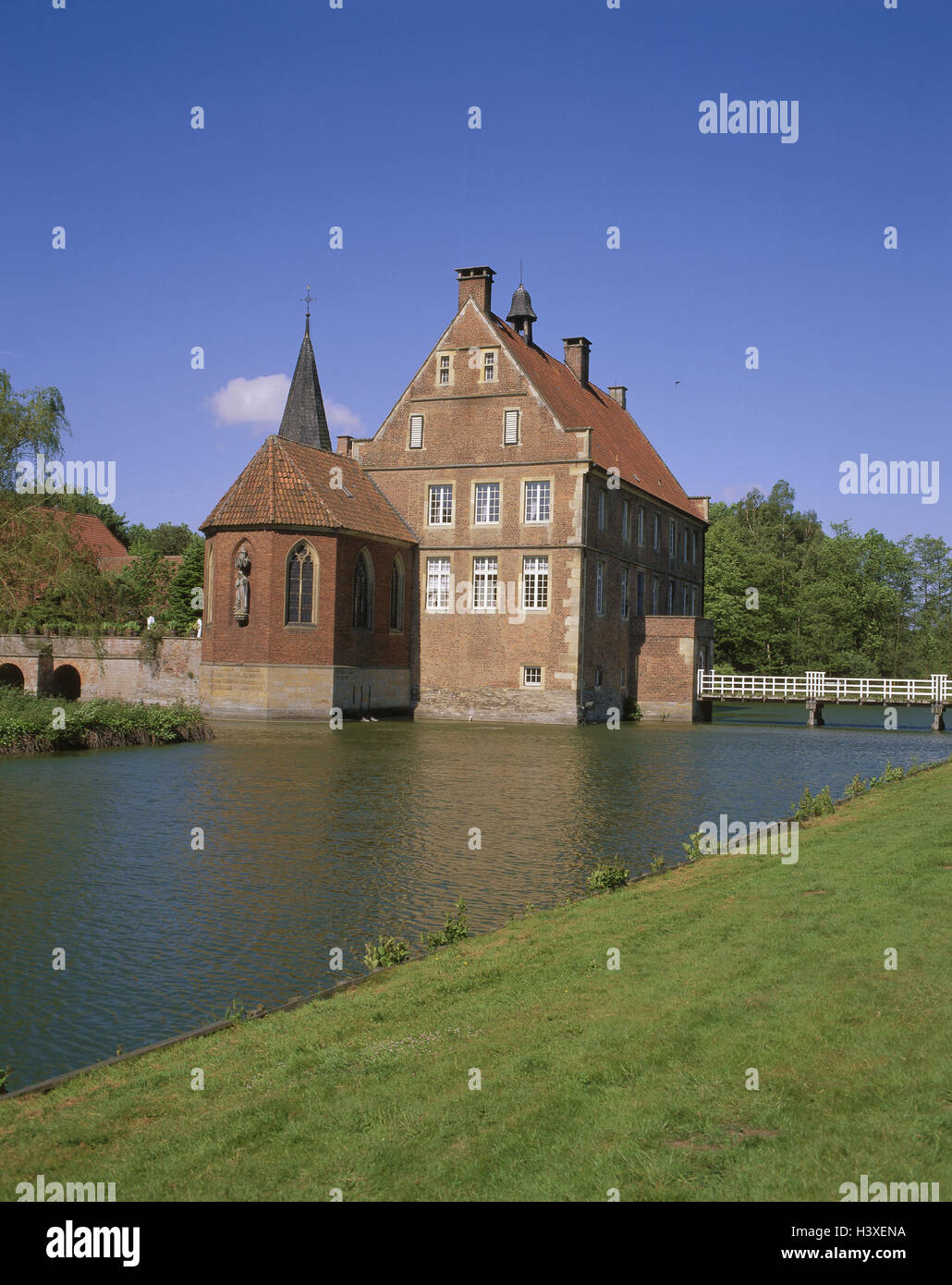 Germany, North Rhine-Westphalia, cathedral country, moated castle ...
