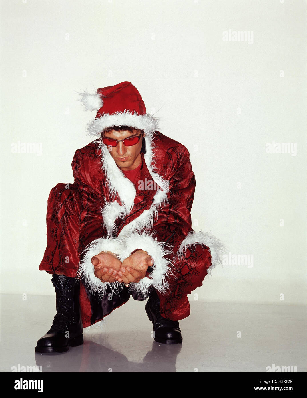 Man, lining, Santa Claus, sunglasses, squat, gesture, studio, cut out ...