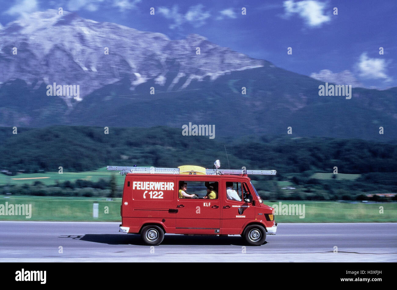 Country road, fire engine, mountain landscape, summer, street, fire ...