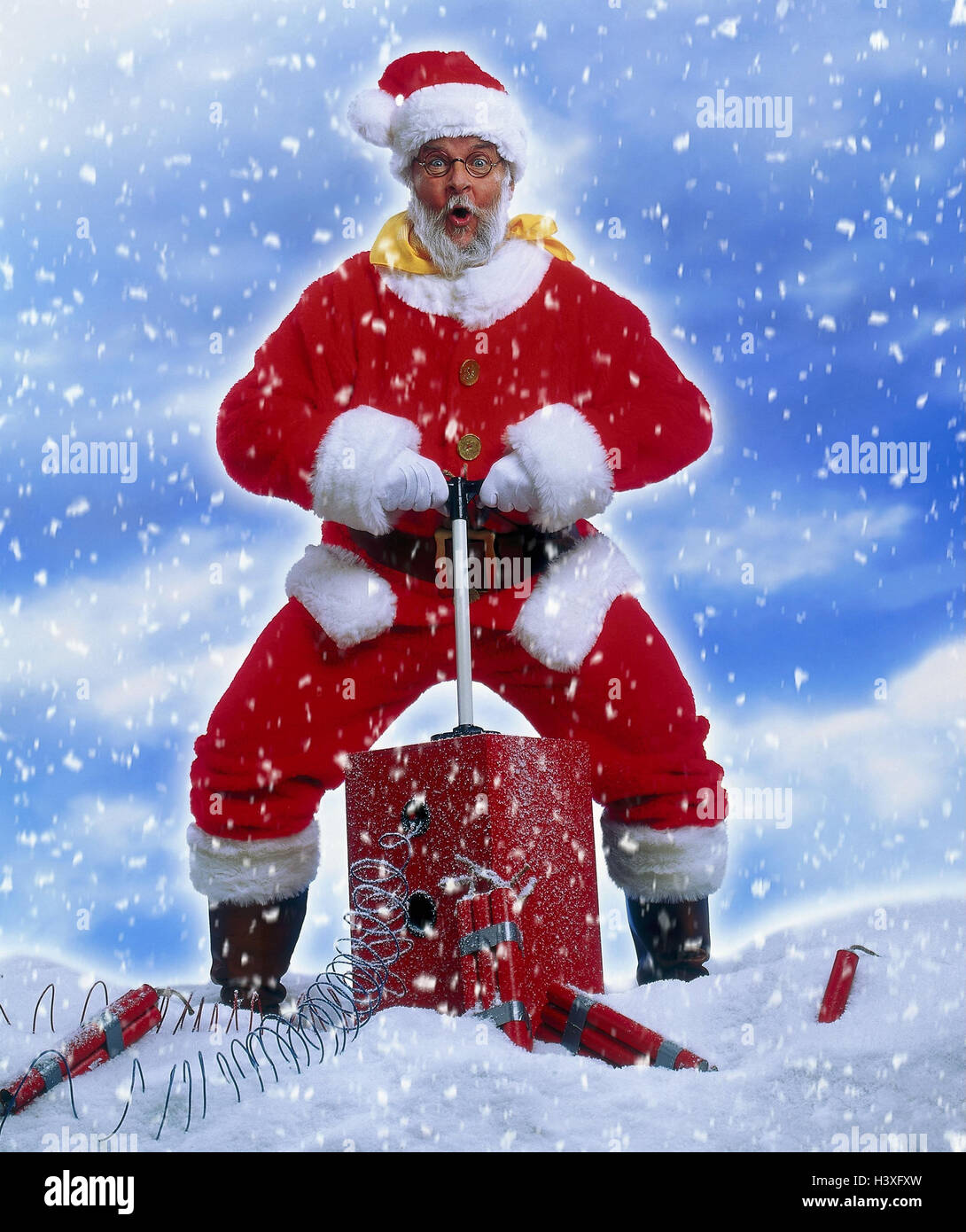 Santa claus snow hi-res stock photography and images - Alamy