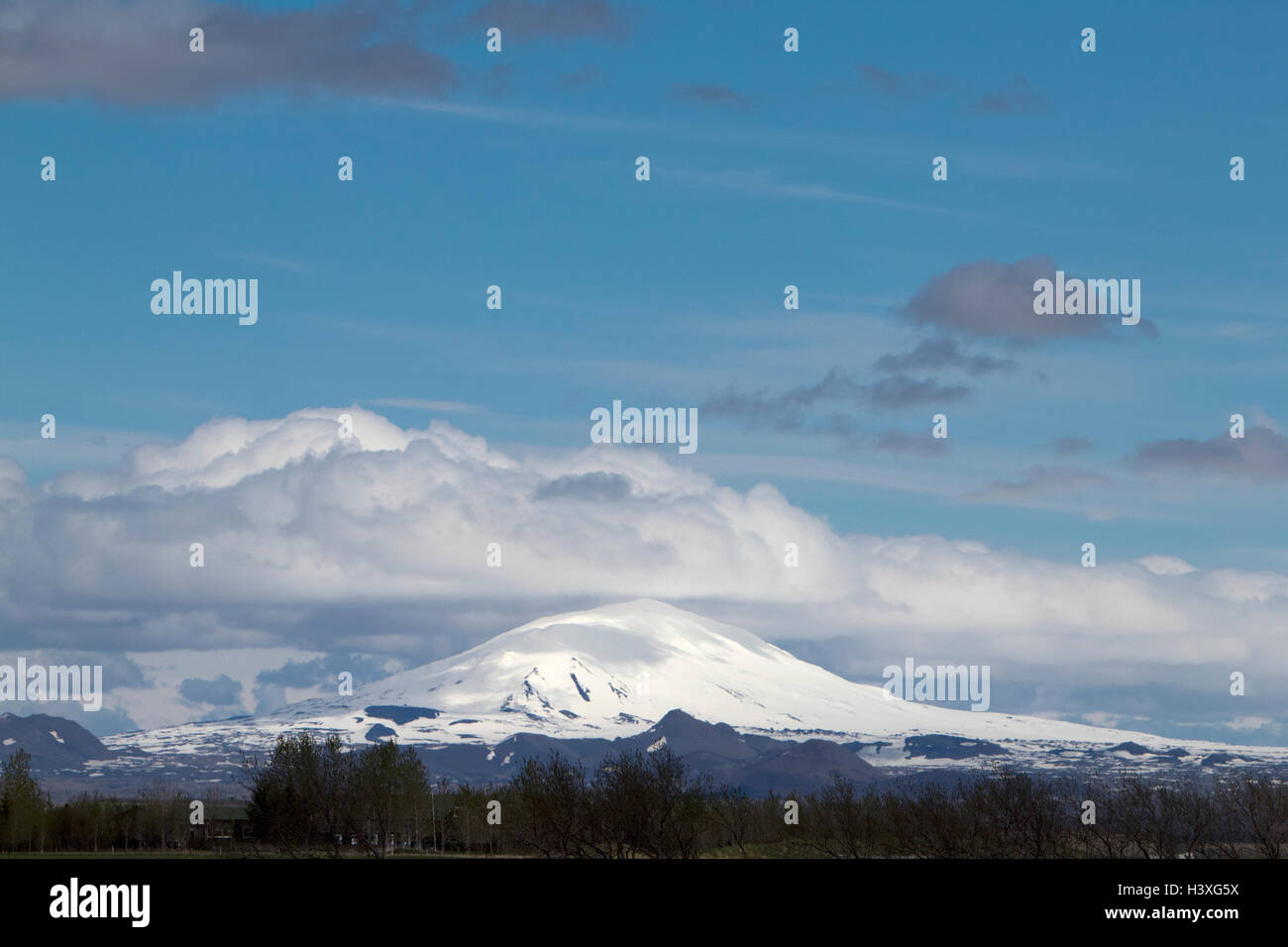 Glacier capped stratovolcano hi-res stock photography and images - Alamy