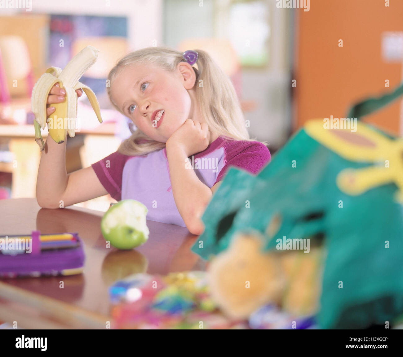 School, classroom, girl, banana, look, disgusted, elementary school ...
