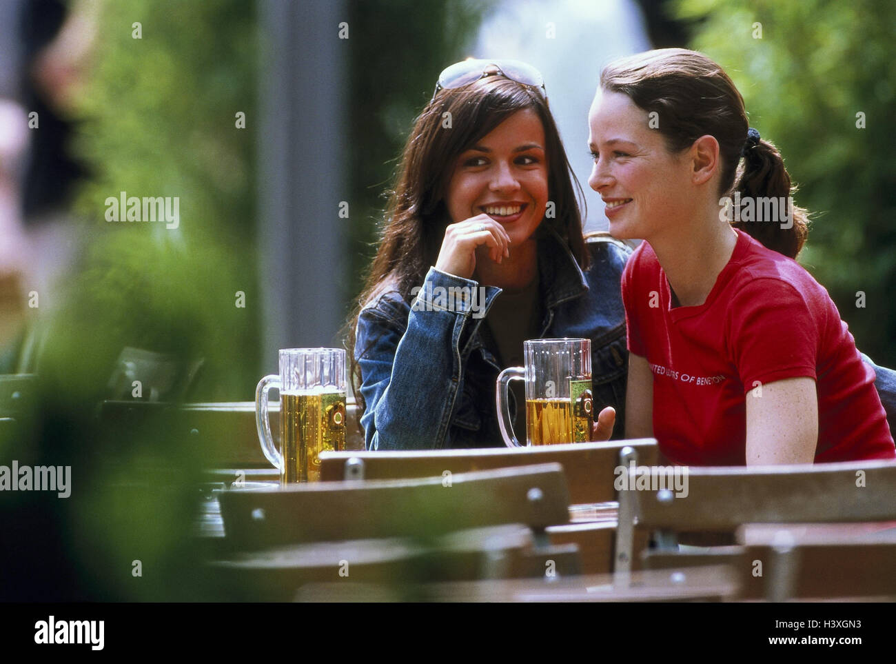 Beer Garden Women Beer Drink Facial Play Outside Summers Leisure