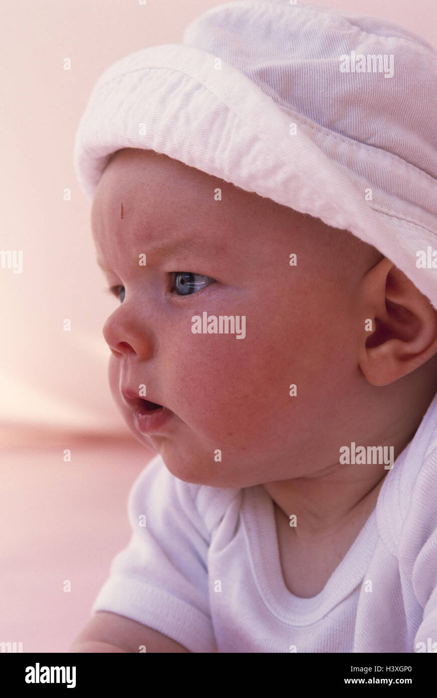Baby, seriously, solar hat, page portrait child, infant, expression ...