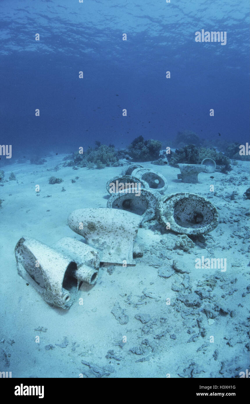 Environmental pollution, seabed, toilets, sea, ground, environment ...