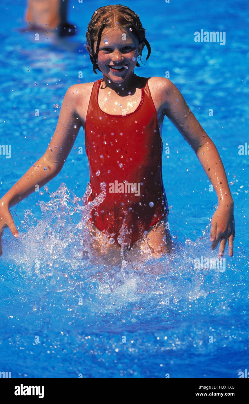 Splash around outside hi-res stock photography and images - Alamy