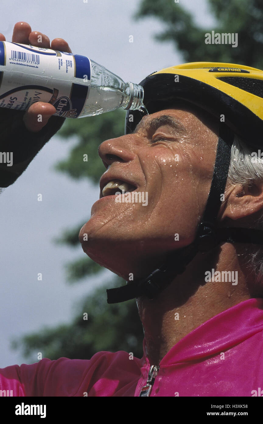 Cyclists, gesture, refreshment, water Bottle, tread, model released ...