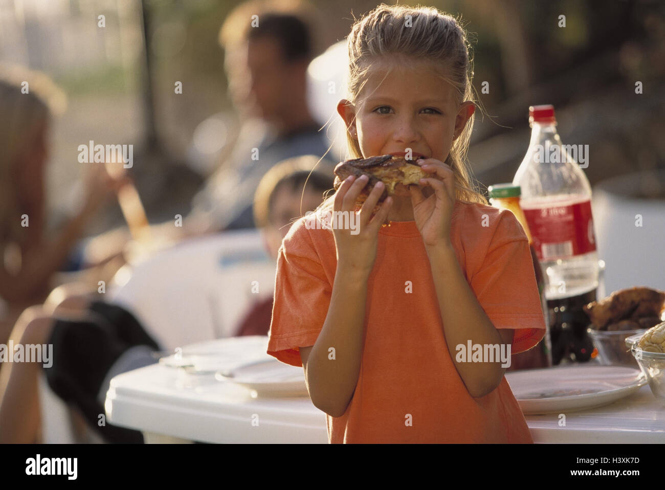 Terrace, girl, roast chicken, eat, detail, summers, grill party, grill ...
