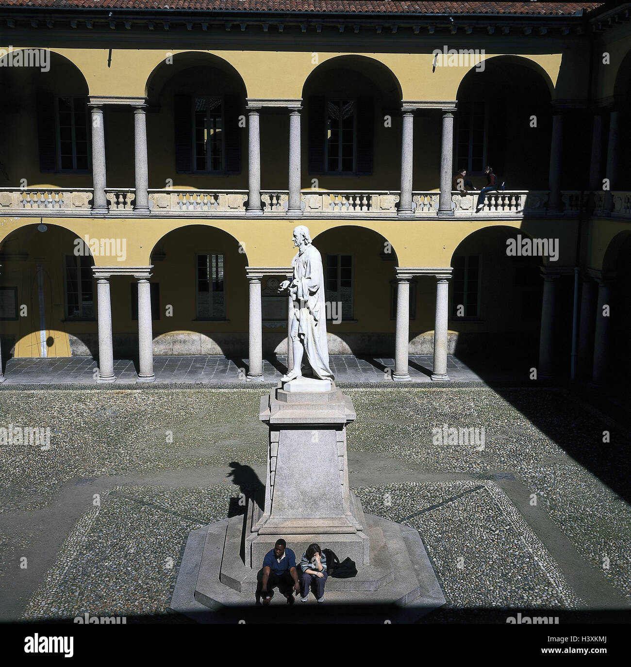 Pavia university statue hi-res stock photography and images - Alamy