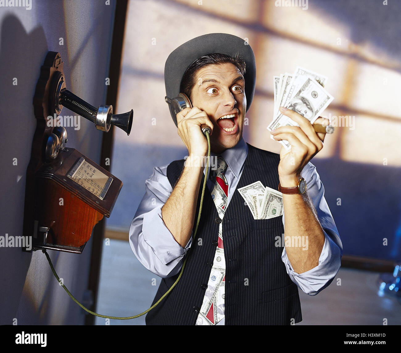 Nostalgia, man, waistcoat, care, call up, hold banknotes, cigar, facial ...