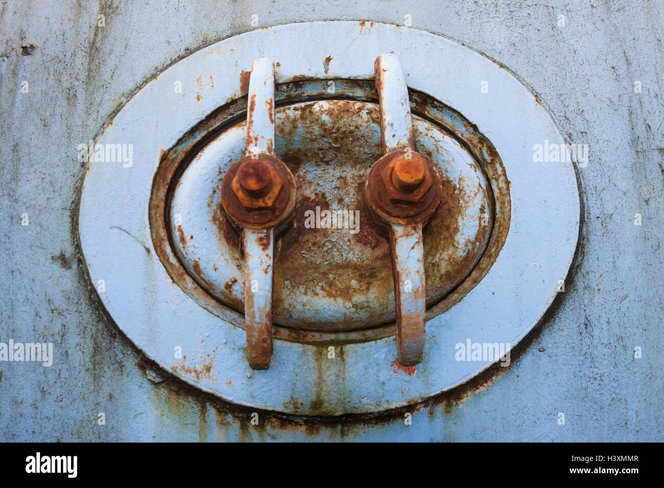 Industrial steel bolts hi-res stock photography and images - Alamy