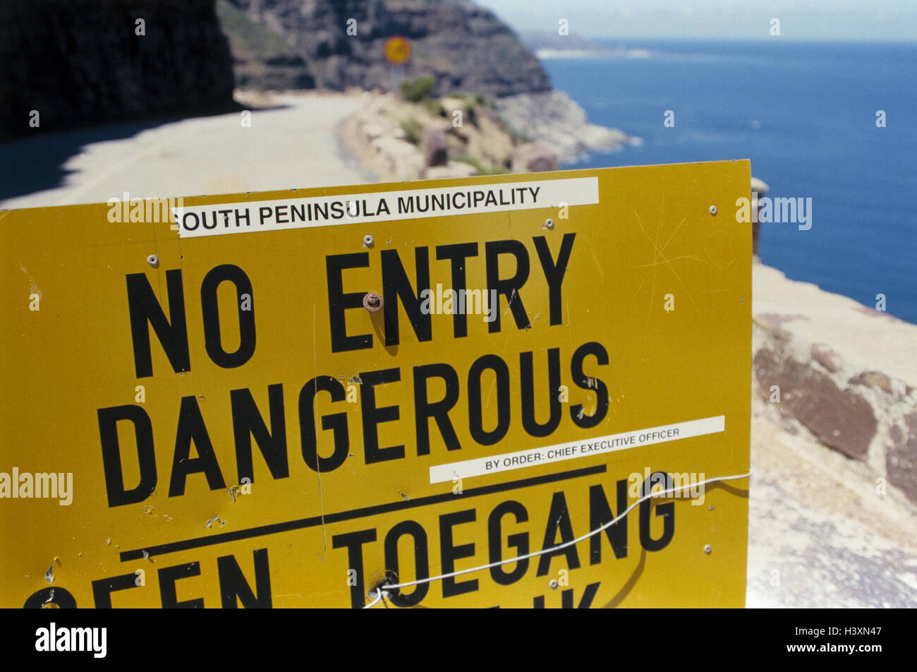 South, Africa, Capetown, Hout-Bay, Chapman's Peak, road block, signs ...