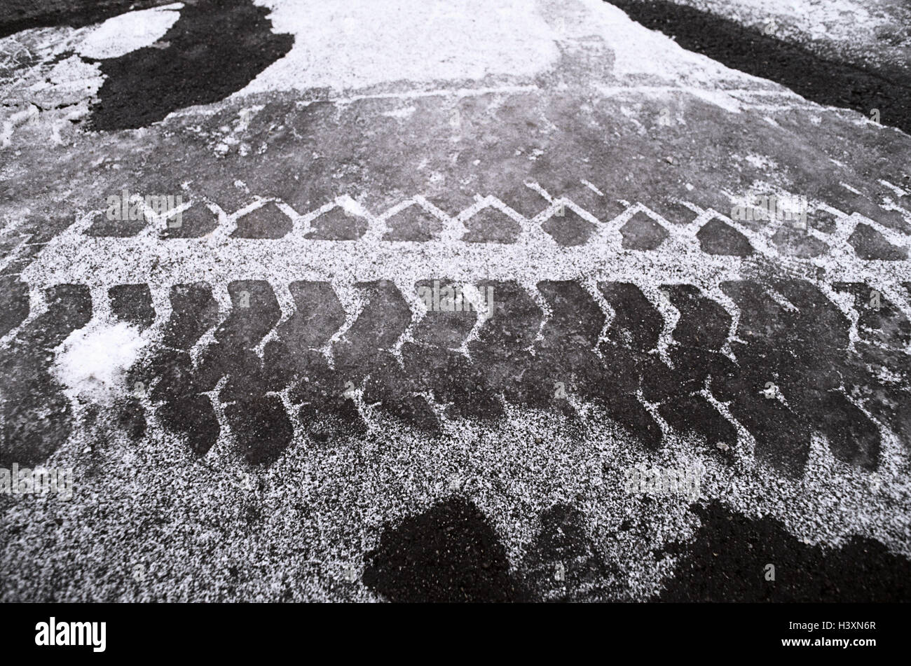 Tyre impression hi-res stock photography and images - Alamy