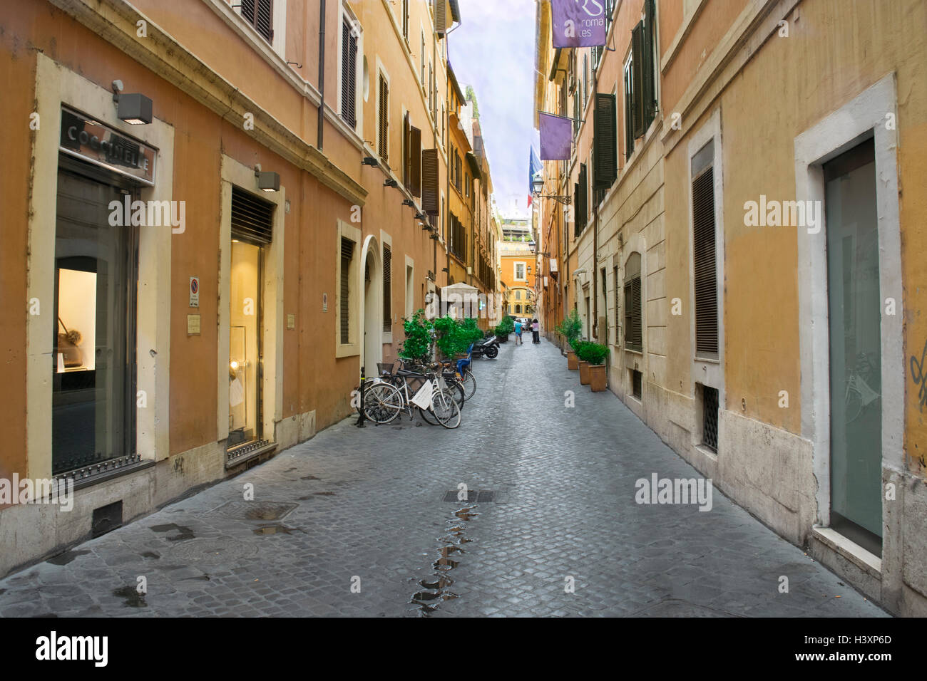 traditional alley of Rome in old center town Stock Photo - Alamy