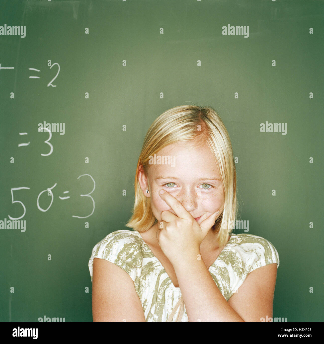 Giggle girls hi-res stock photography and images - Alamy