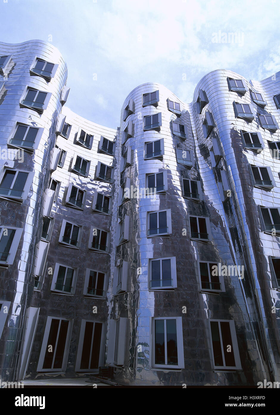 Germany, North Rhine-Westphalia, Dusseldorf, new inch court, "Gehry ...