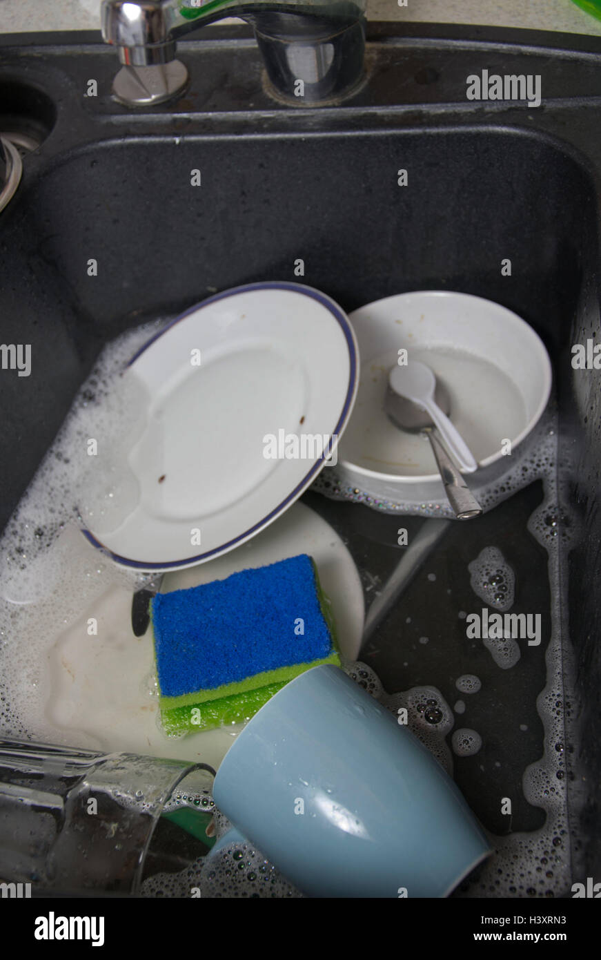washing the dishes Stock Photo - Alamy
