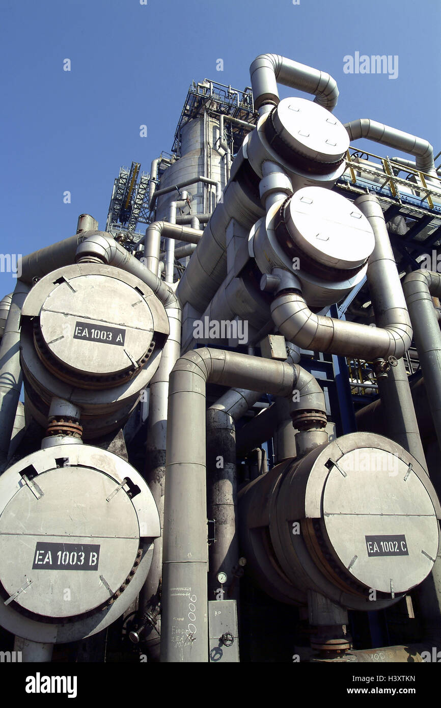 Refinery plant, detail, from below, petroleum refinery, refinery ...