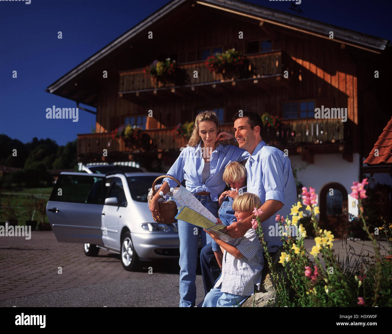 Farmhouse, passenger car, family, map, excursion, summer, man, woman ...