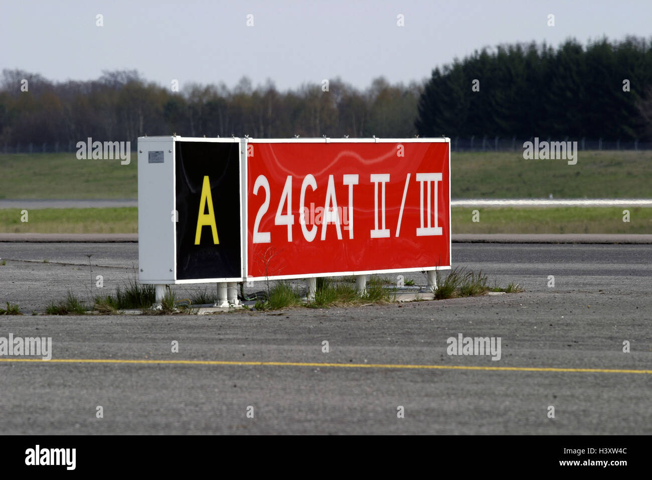 Airport, rolling trajectory, sign, information, runway, runway, sign ...