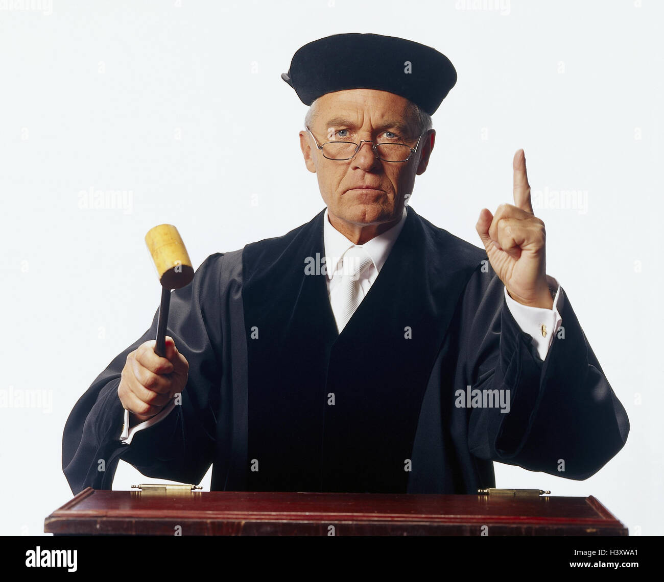 Judges, gesture, attention, howler, judgment, half portrait ...