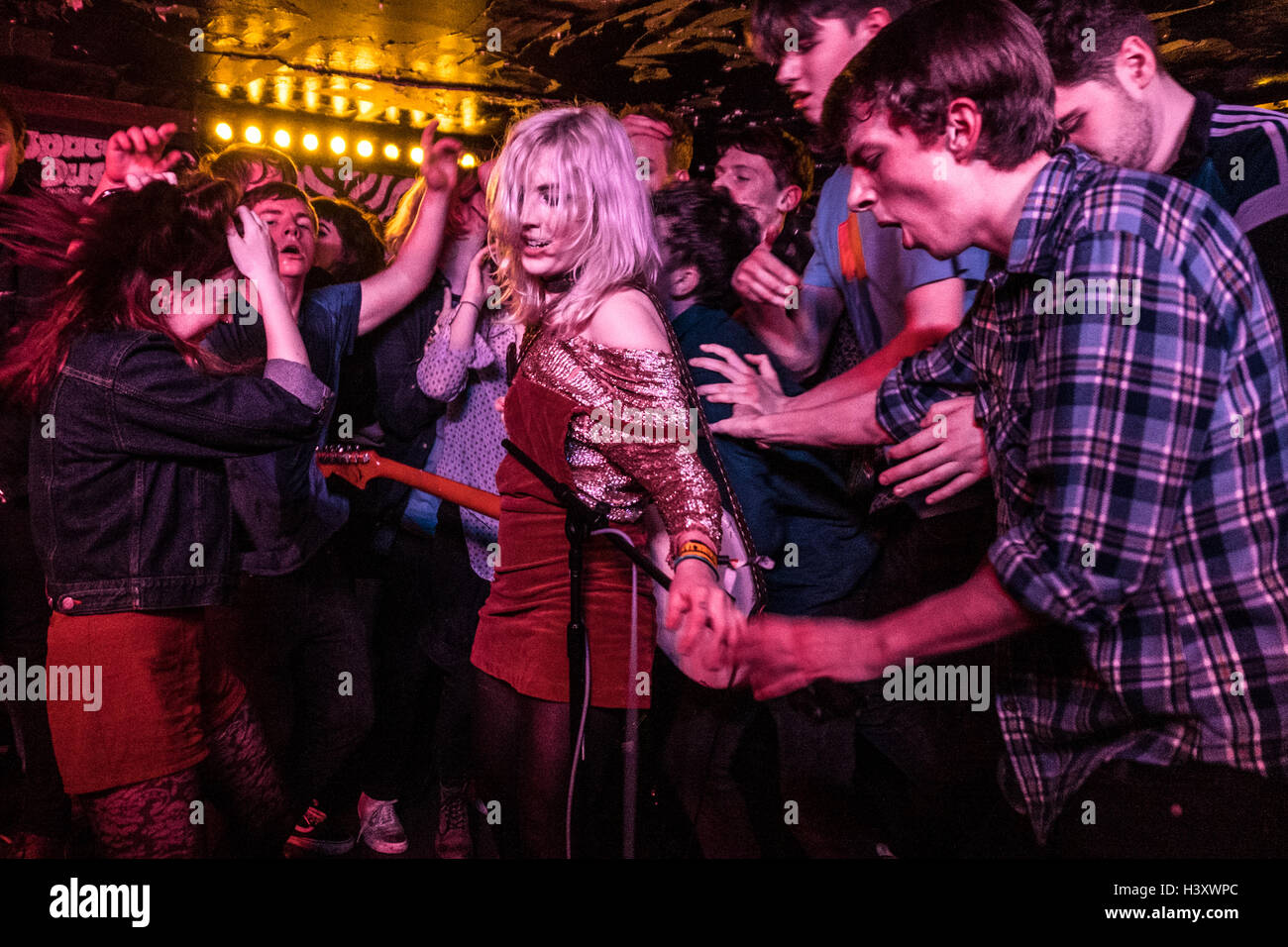Izzy B. Phillips of Black Honey with crowd on stage during a ...