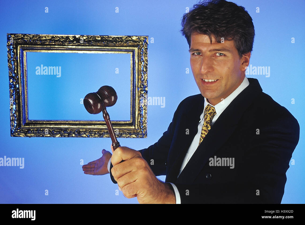 Auction, auctioneer, picture frame, gold, auction, gesture, howler ...