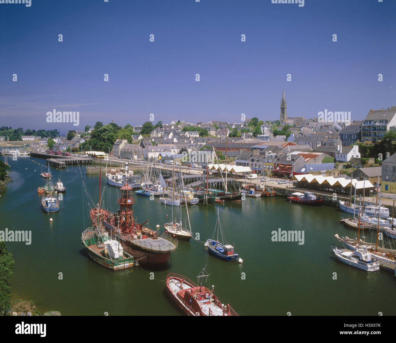 France, Brittany, Douarnenez, town view, harbour, ships, Europe ...