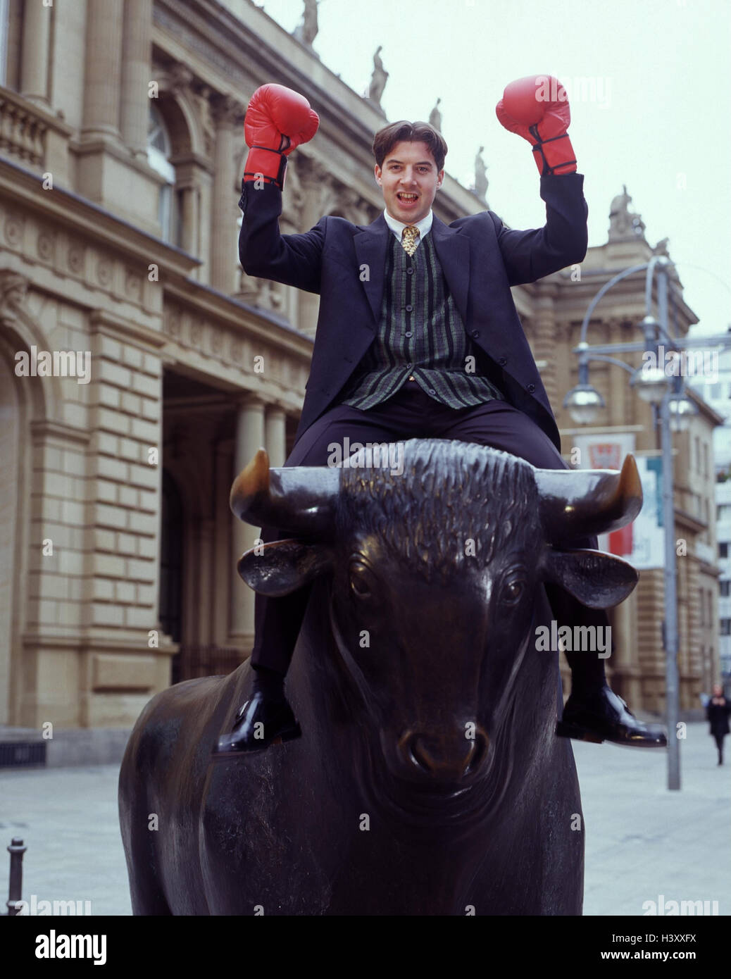 Germany, Frankfurt, stock exchange, sculpture, bull, man, sit, boxing ...