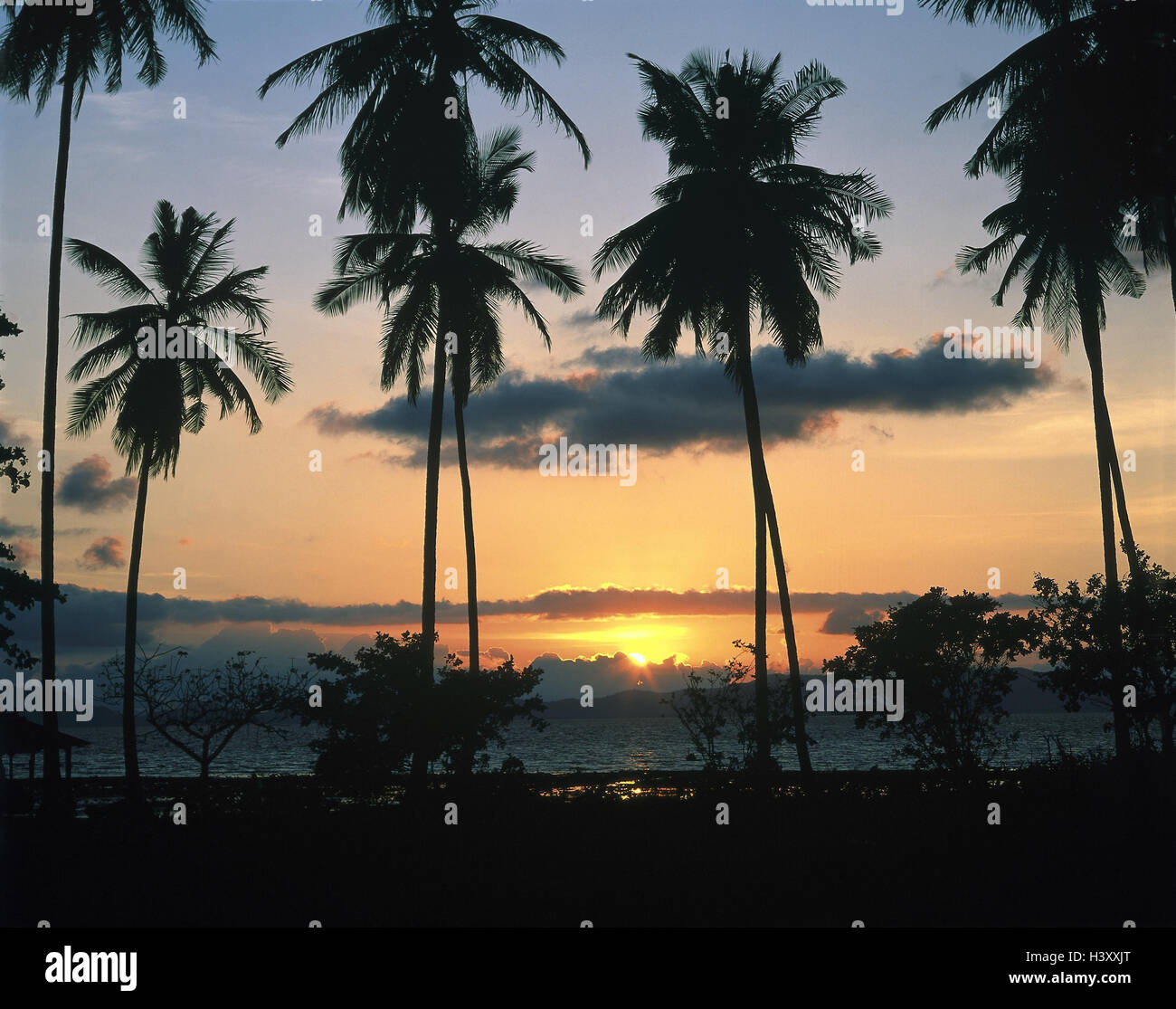 Krabi coast hi-res stock photography and images - Alamy