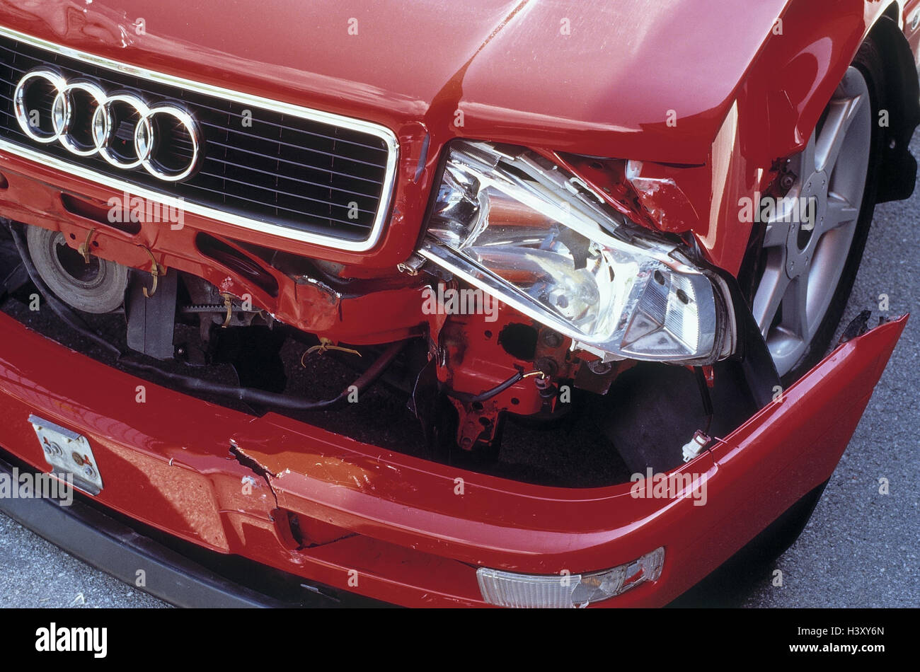 Traffic accident, car, red, damage to the bodywork, detail, accident ...