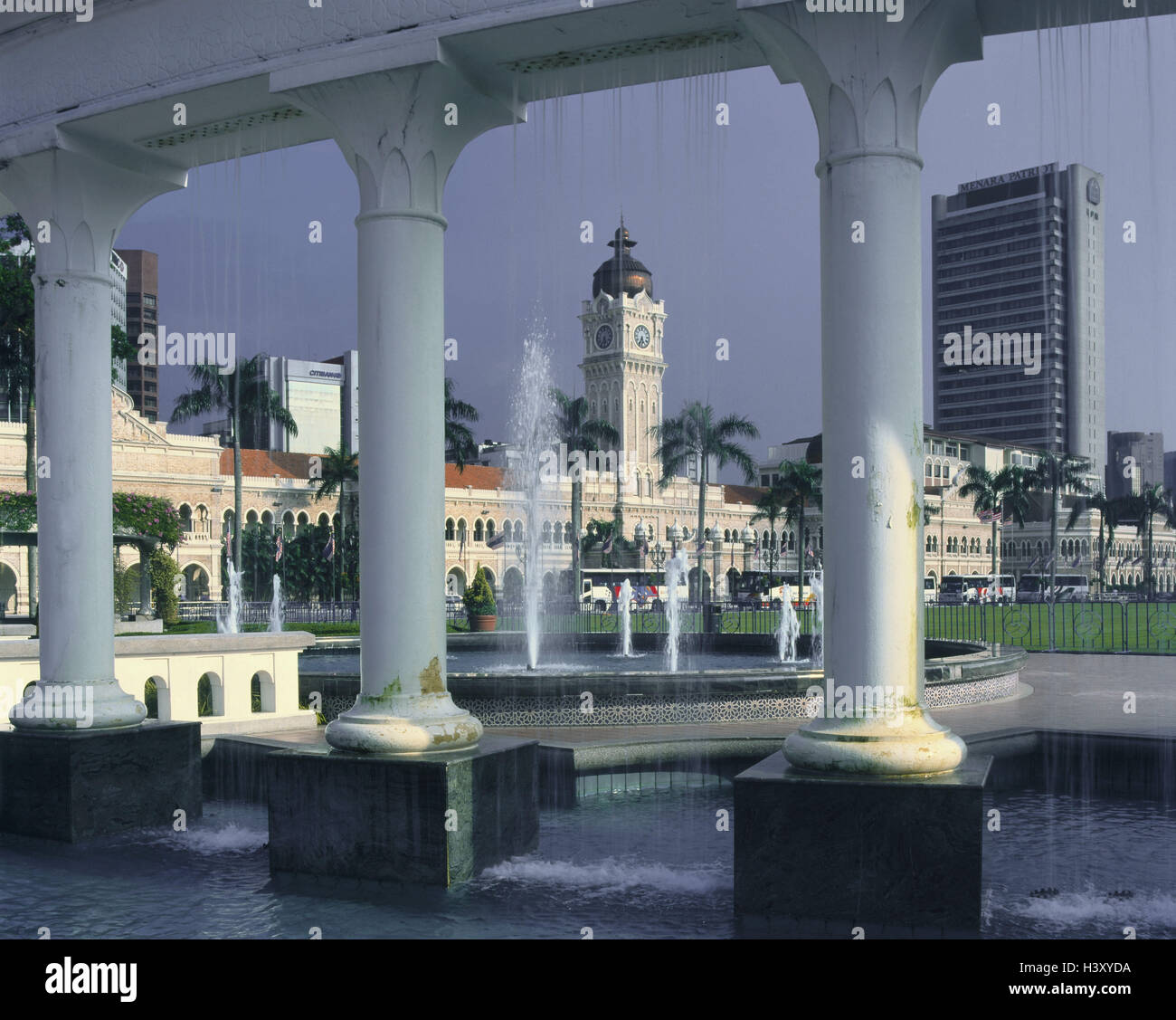 Kuala lumpur independence square hi-res stock photography and images ...