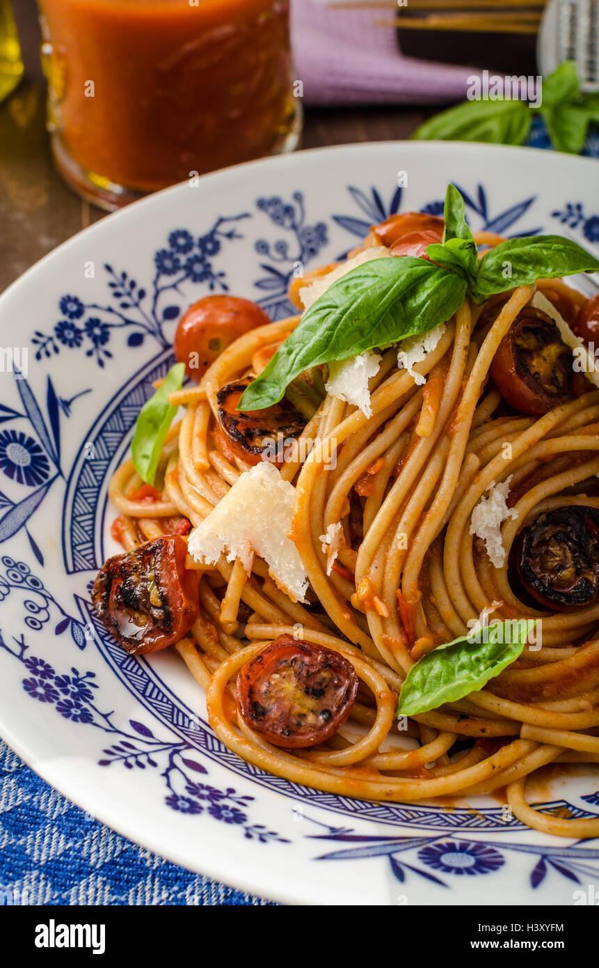 Wholemeal pasta with roasted tomato and garlic, homemade tomato salsa ...
